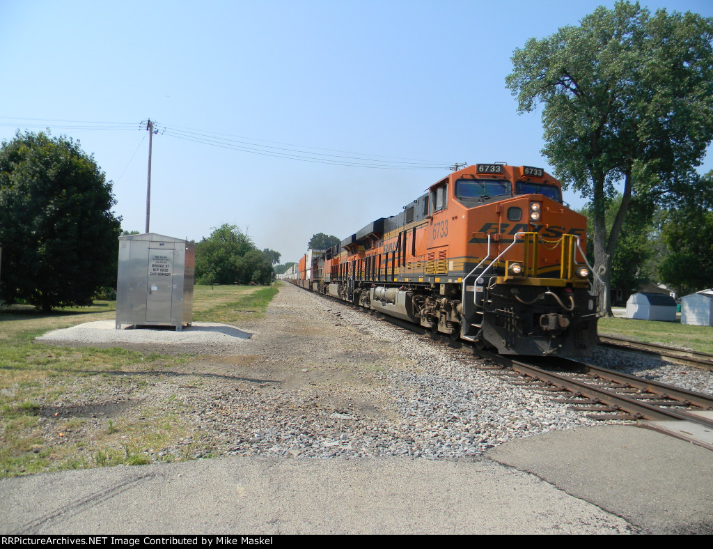 BNSF 6733